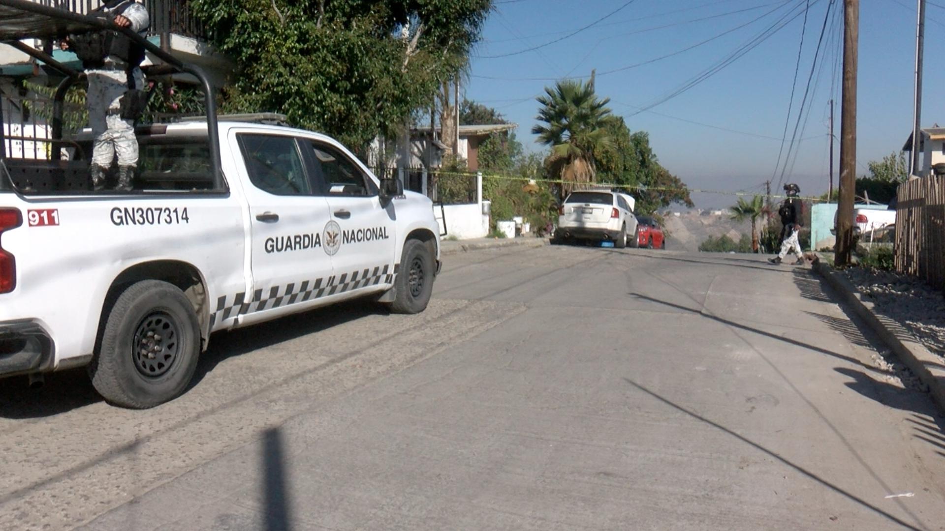 Encuentran Cuerpo Envuelto en una Lona Sobre la Vía Pública en Tijuana | N+